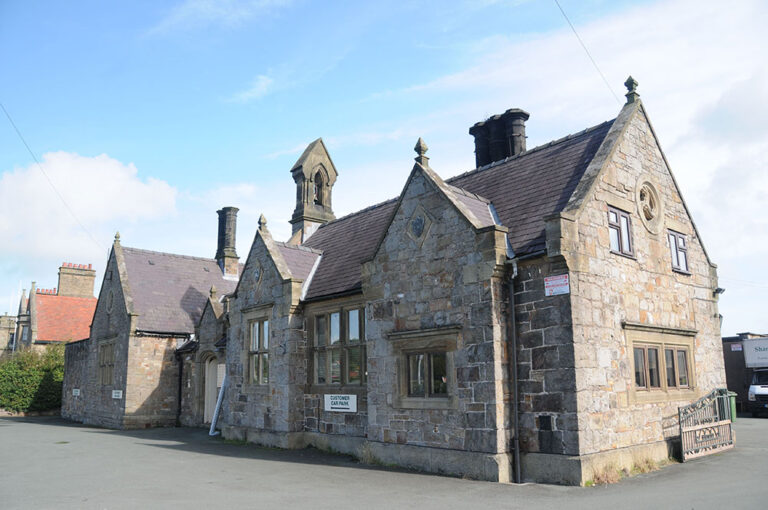 Chirk Tour - Pontcysyllte Aqueduct and Canal World Heritage site