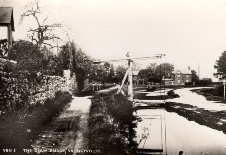Froncysyllte Tour - Pontcysyllte Aqueduct and Canal World Heritage site